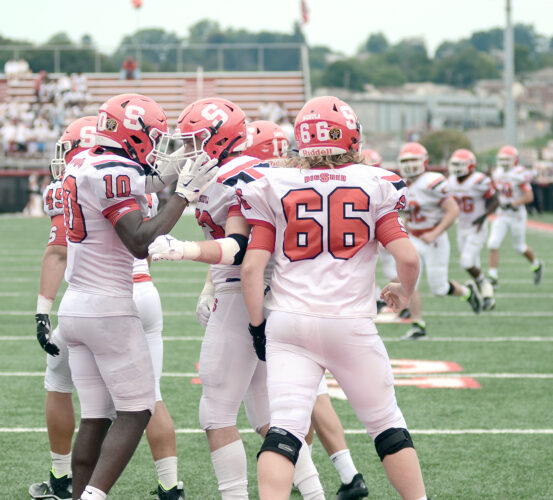 Big Red looks to close in style | News, Sports, Jobs - The Herald Star